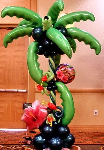 Luau Palm Tree Column 21 balloons vancouver JC Balloon Studio